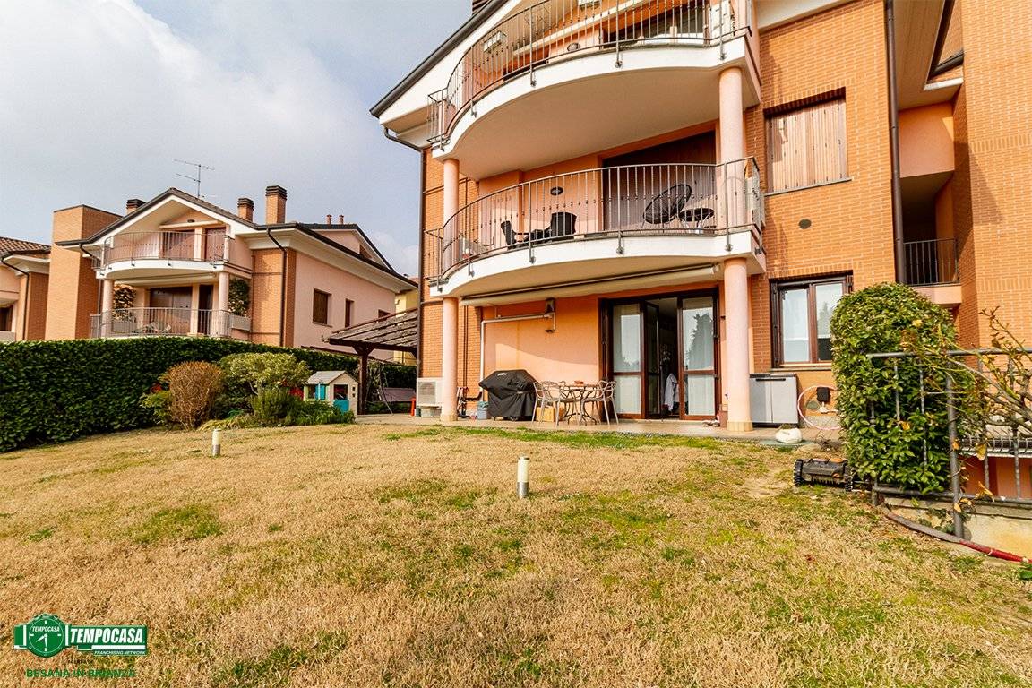 Trilocale via Camillo Benso di Cavour 5, Centro, Besana in Brianza