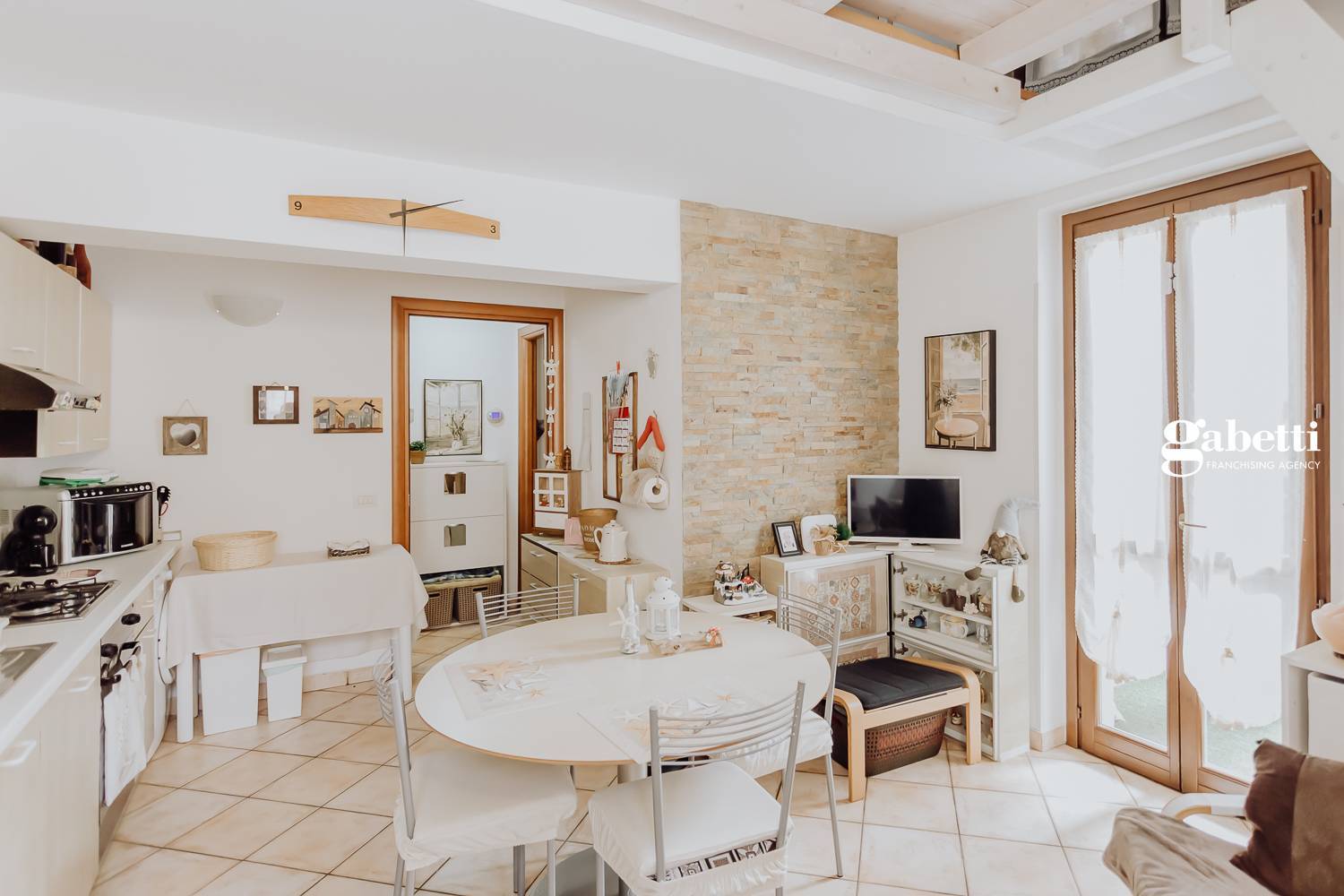 Trilocale via Leopardi 4/A, Centro, Valgreghentino