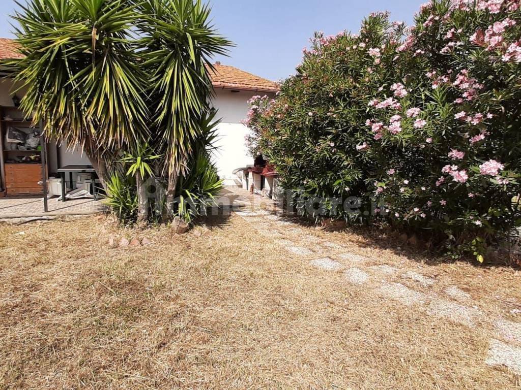 Vendita Villa a schiera in via dei Grottini Montalto di Castro. Buono ...
