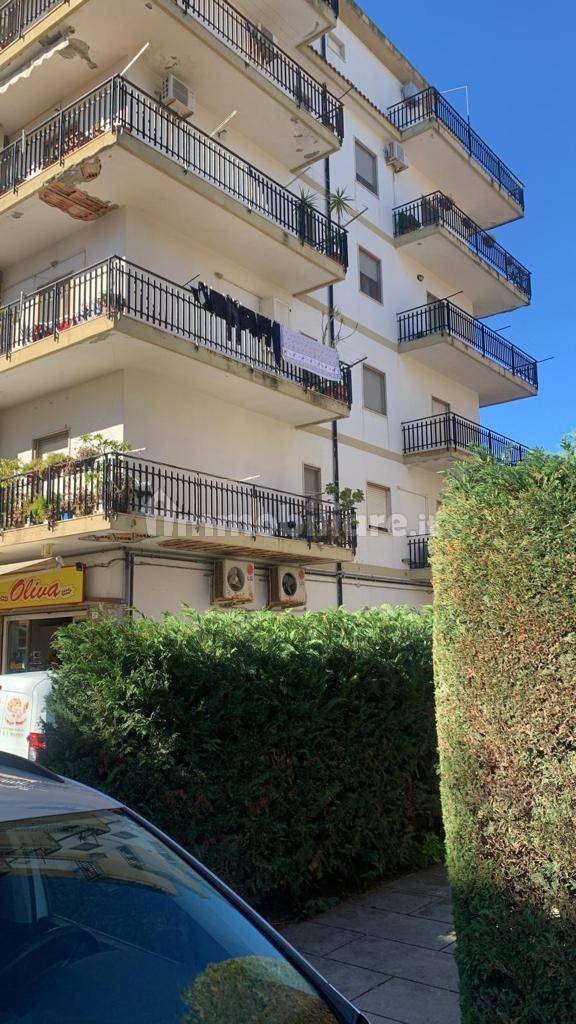 Bilocale via 24 Maggio, Centro, Bovalino