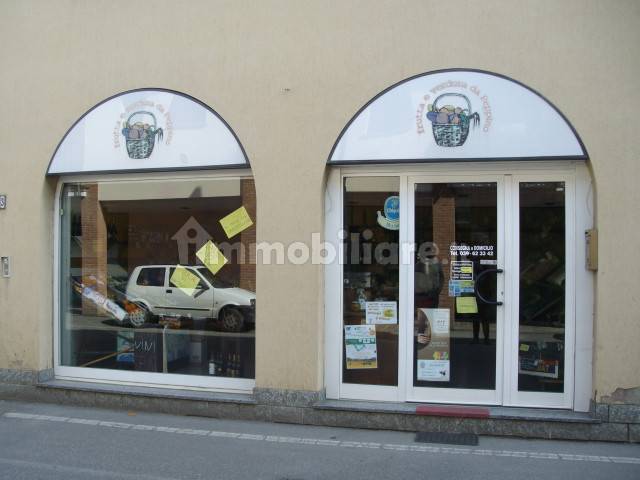 Locale commerciale in Vendita