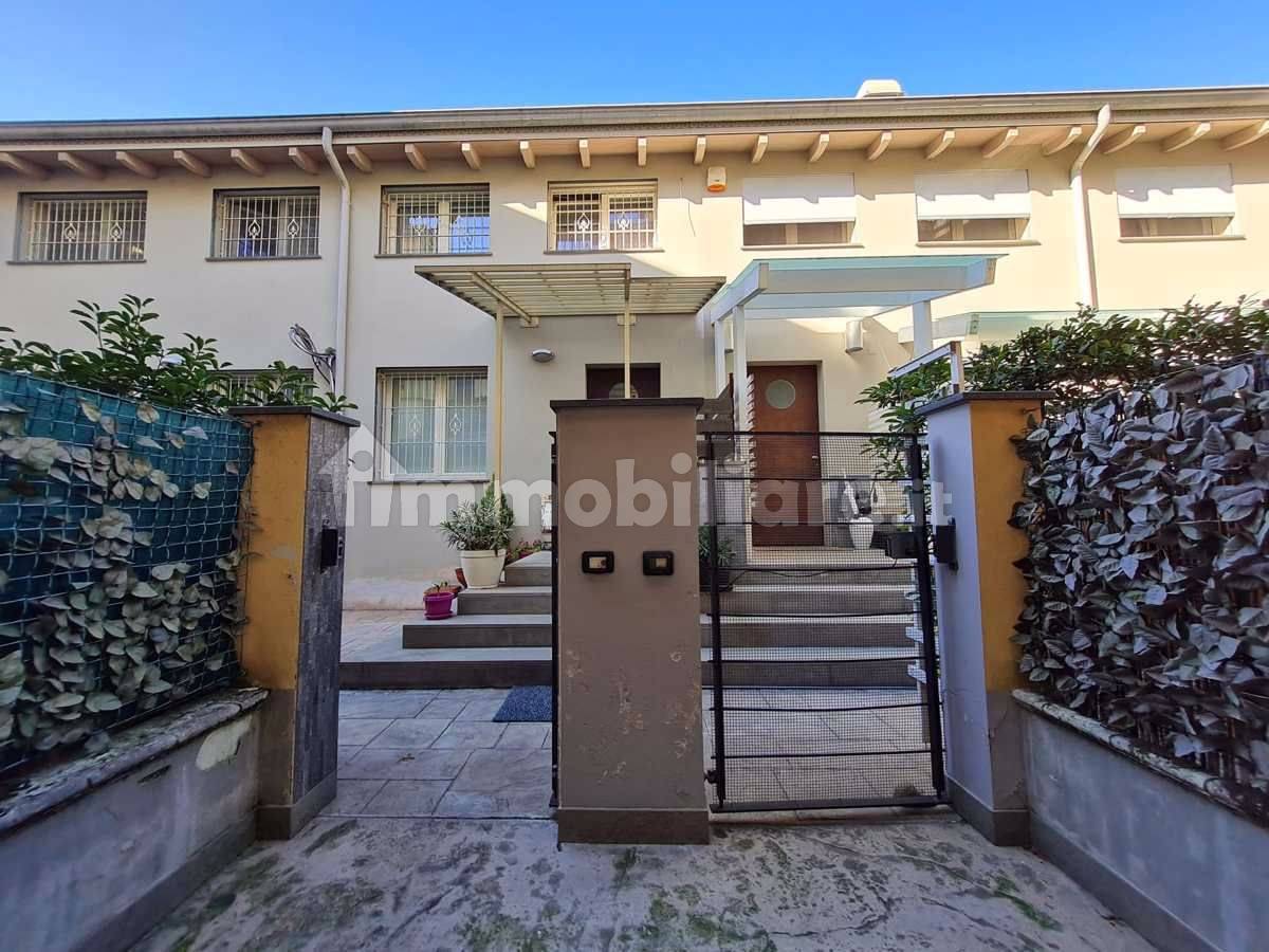 Villa a schiera via casati, 12, Farnesiana, Piacenza