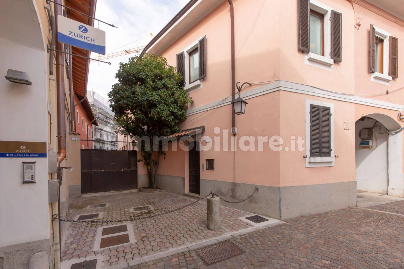 Locale commerciale in Vendita