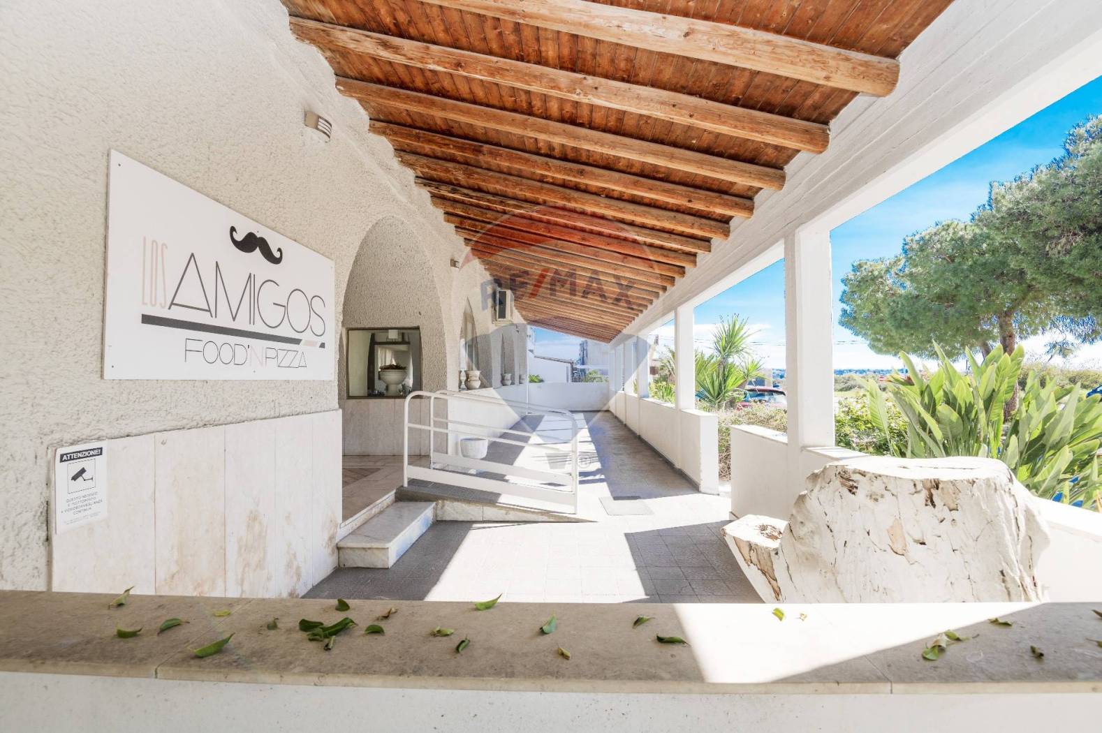 Locale commerciale in Vendita