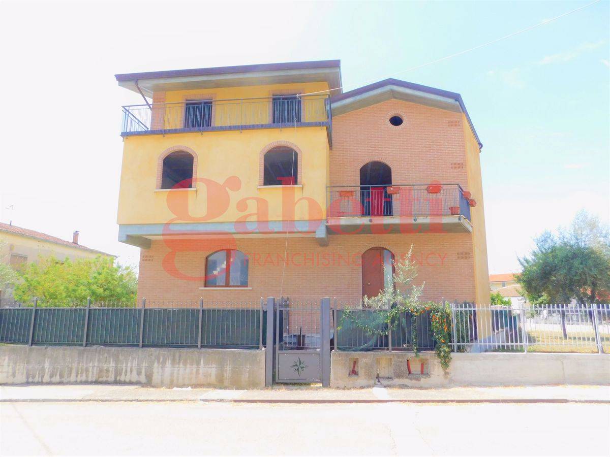 Villa unifamiliare via Francesco Crispi, S/N, Centro, Pozzilli