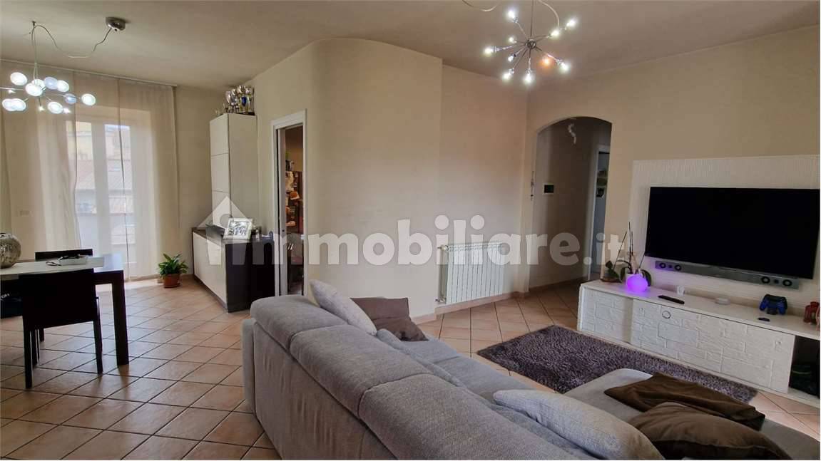 Trilocale via Castello, Centro, Cressa