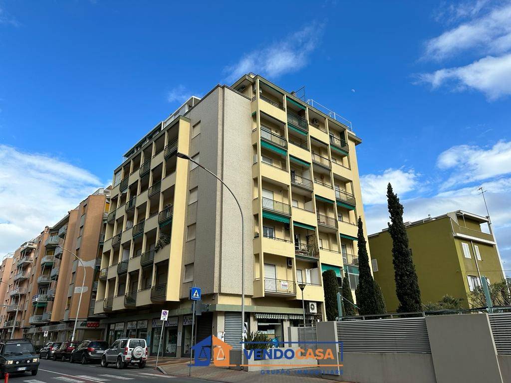 Quadrilocale via Aurelia 193, Centro, Loano
