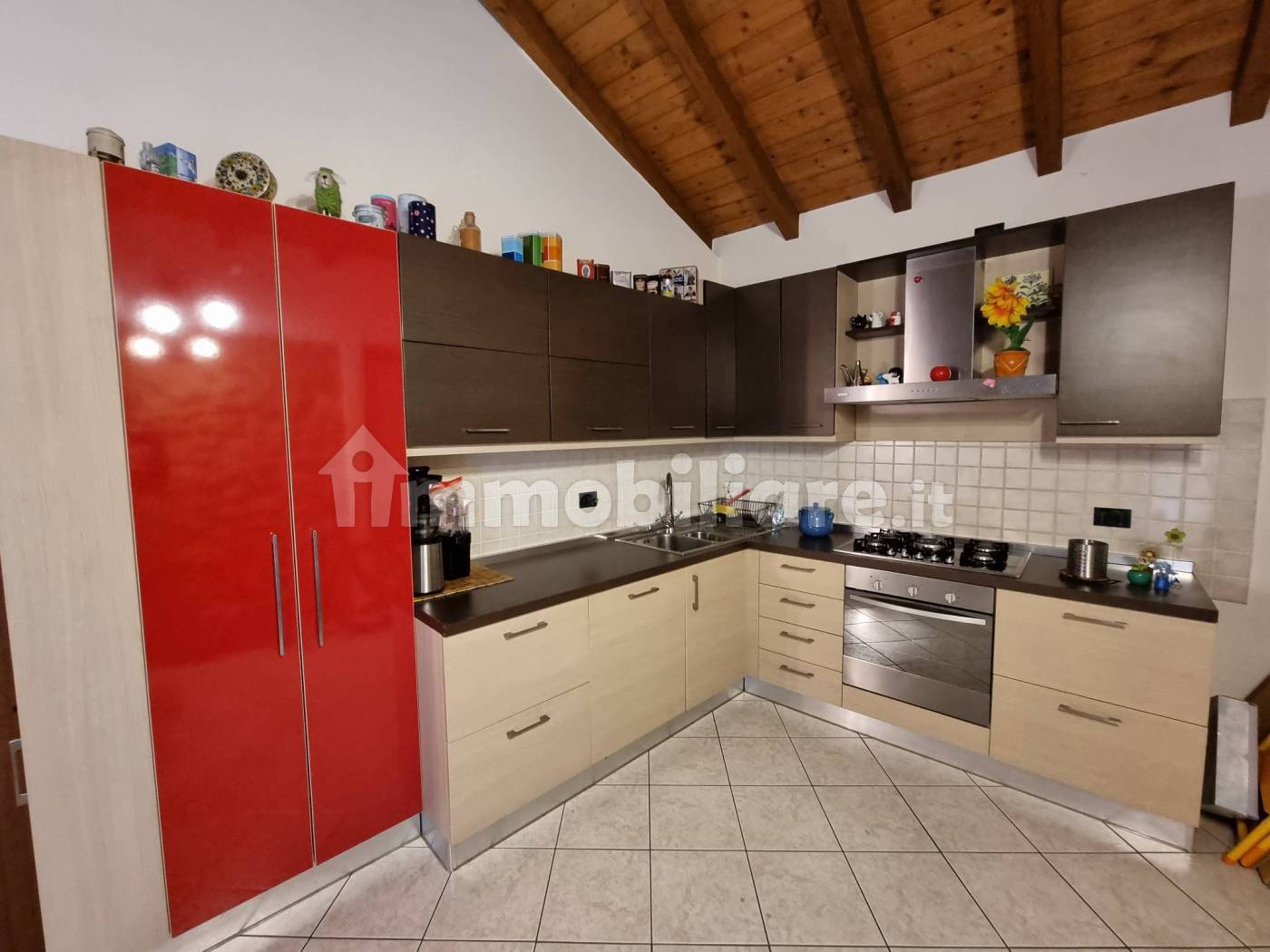 Monolocale ottimo stato, secondo piano, Centro, Barzanò