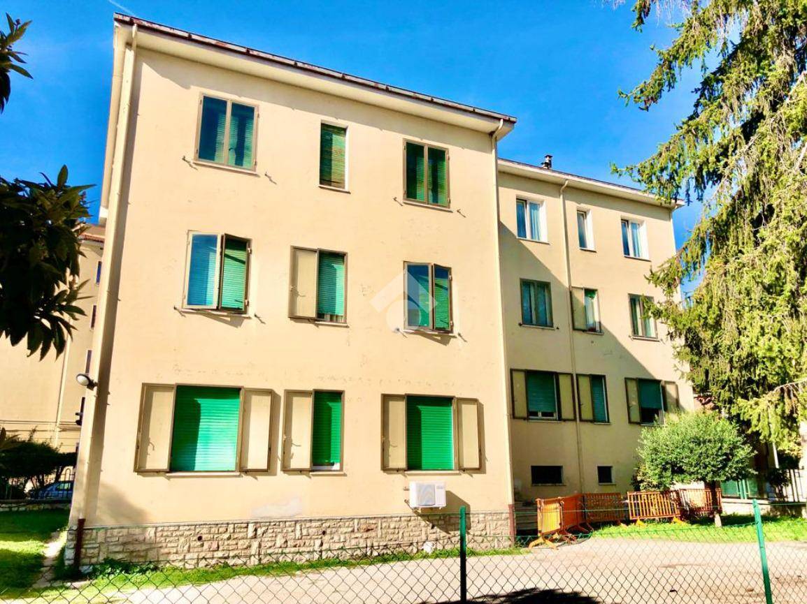 Quadrilocale via tito sinibaldi 4, Via Marconi, San Nicolò, Spoleto