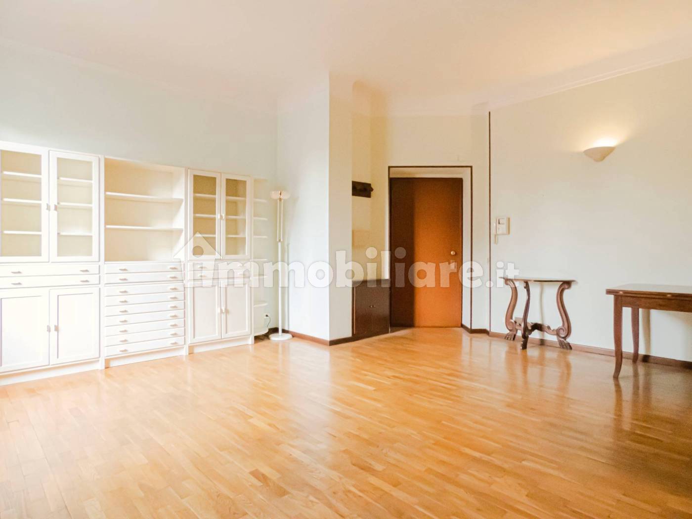 Trilocale viale Stelvio 21, Zara, Milano