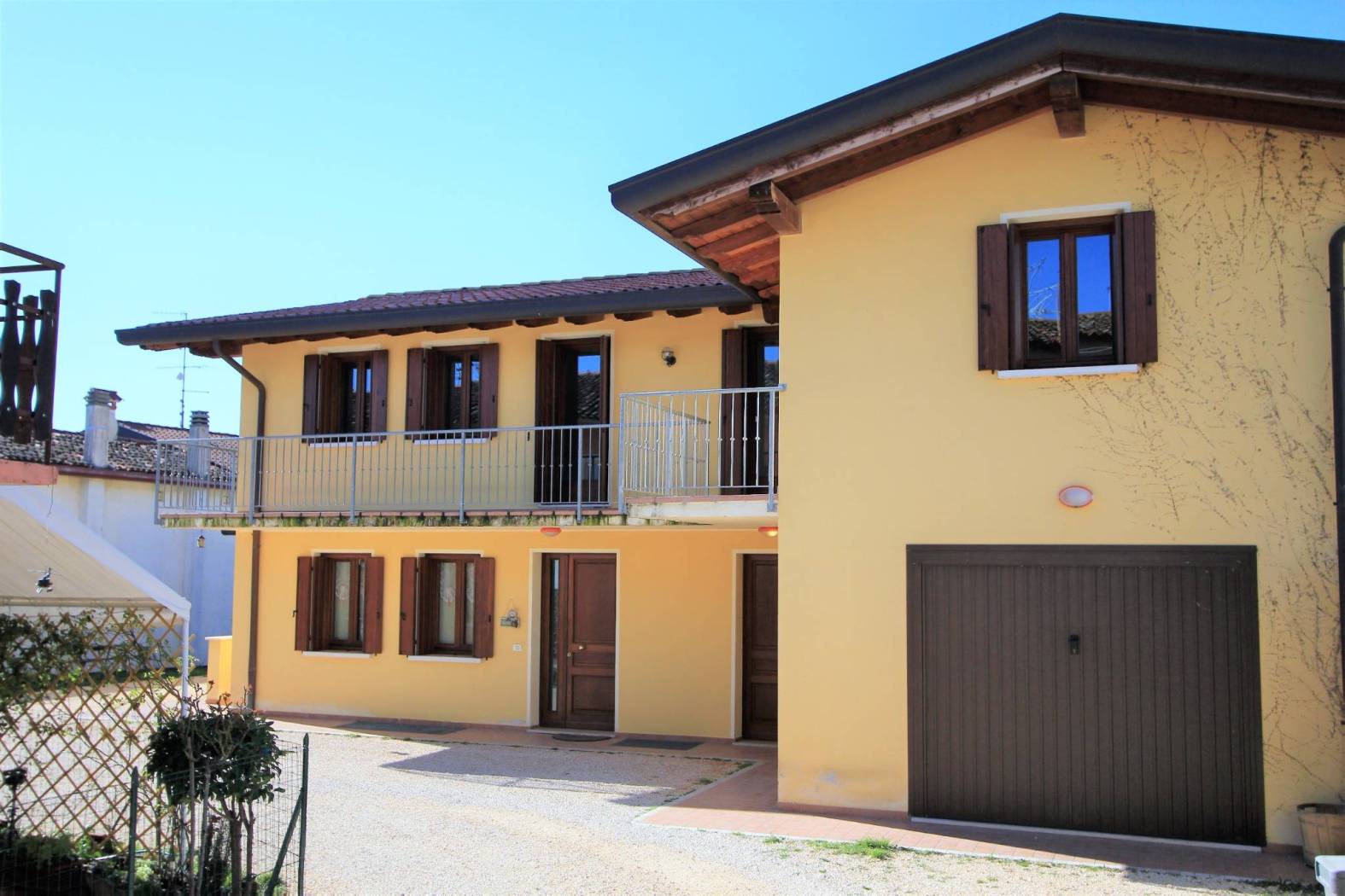 Appartamento buono stato, primo piano, Aviano Castello, Aviano