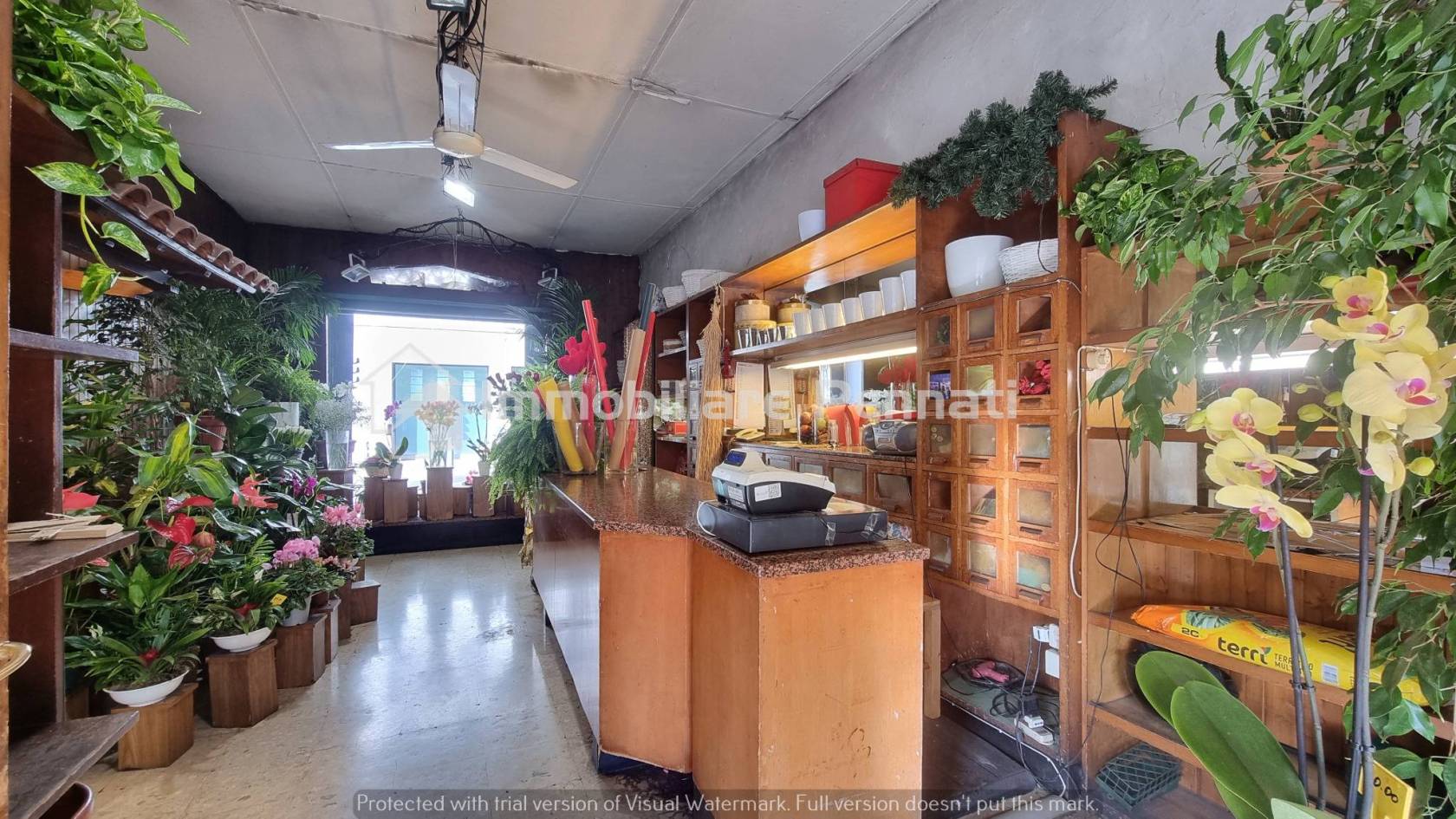 Locale commerciale in Vendita