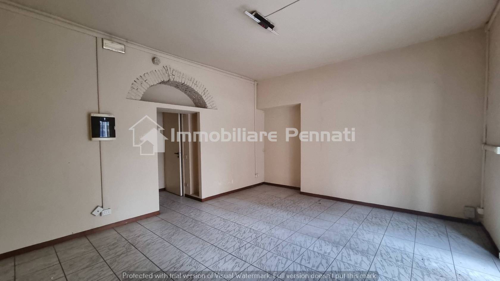 Locale commerciale in Vendita