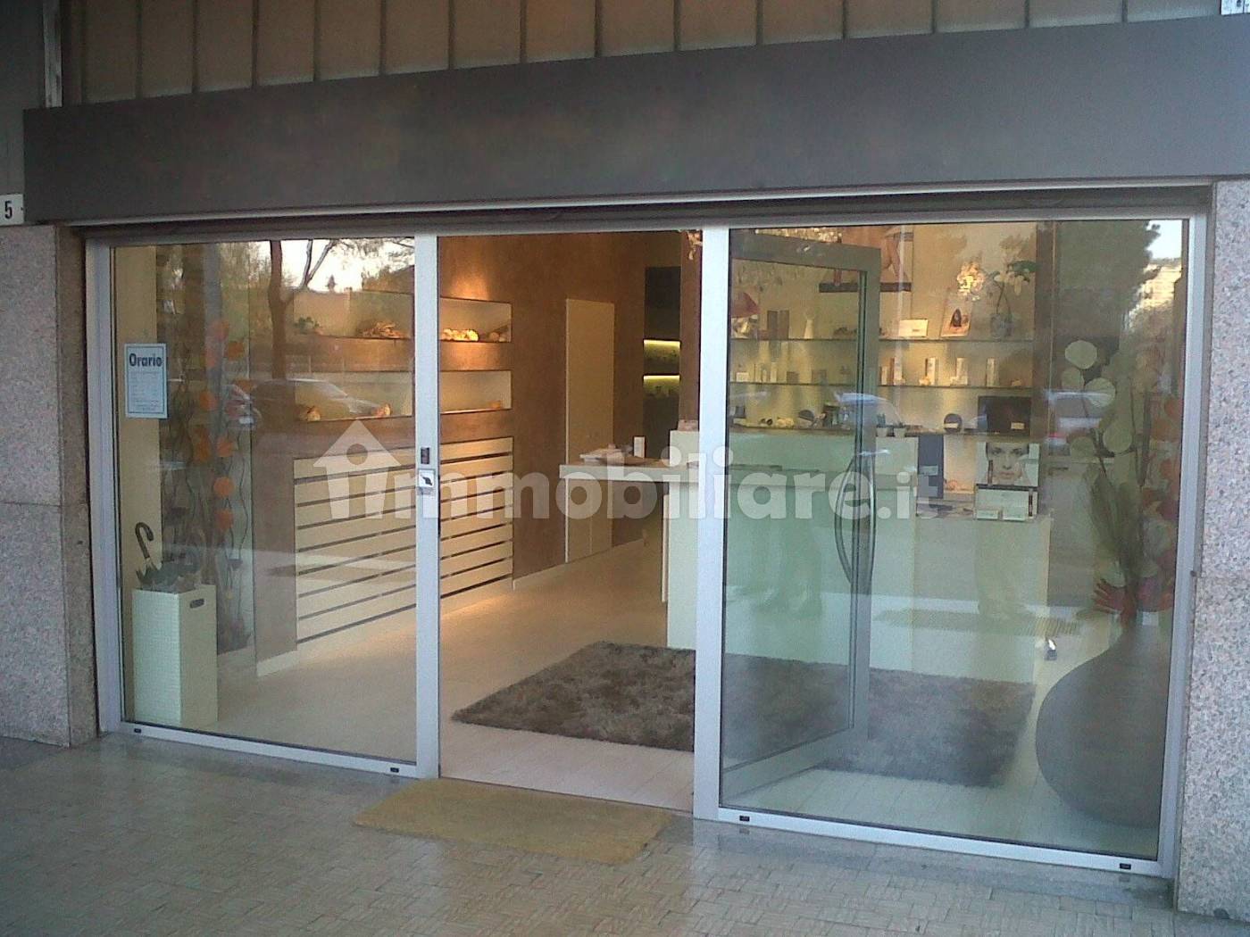 Locale commerciale in Vendita