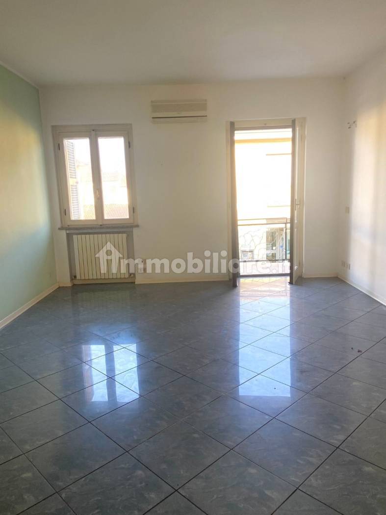 Trilocale via Dante 79/a, Centro, Senna Lodigiana