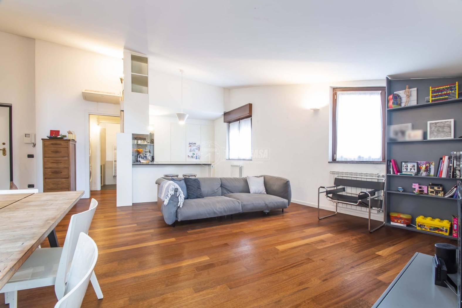 Trilocale piazza Santa Maria Solaro 1, Mozzate