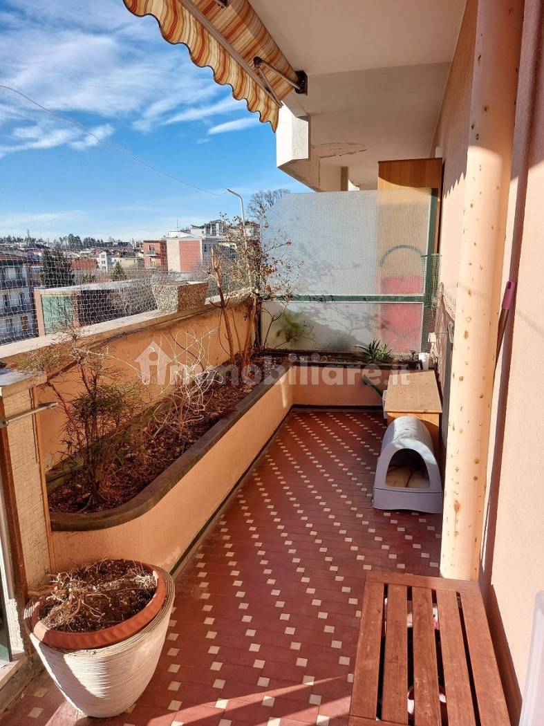 Trilocale via Ernesto Cairoli 5, Biumo Inferiore - Superiore, Varese