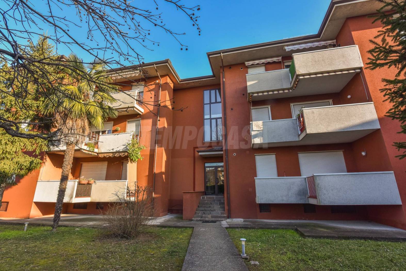 Trilocale via Simone Mayr 7, Centro, Brembate