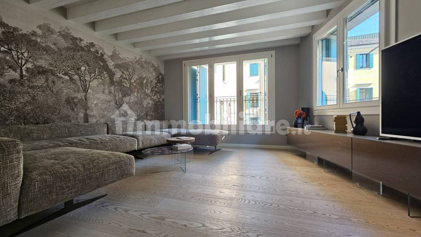 Appartamento nuovo, primo piano, Piazza dei Signori, Treviso