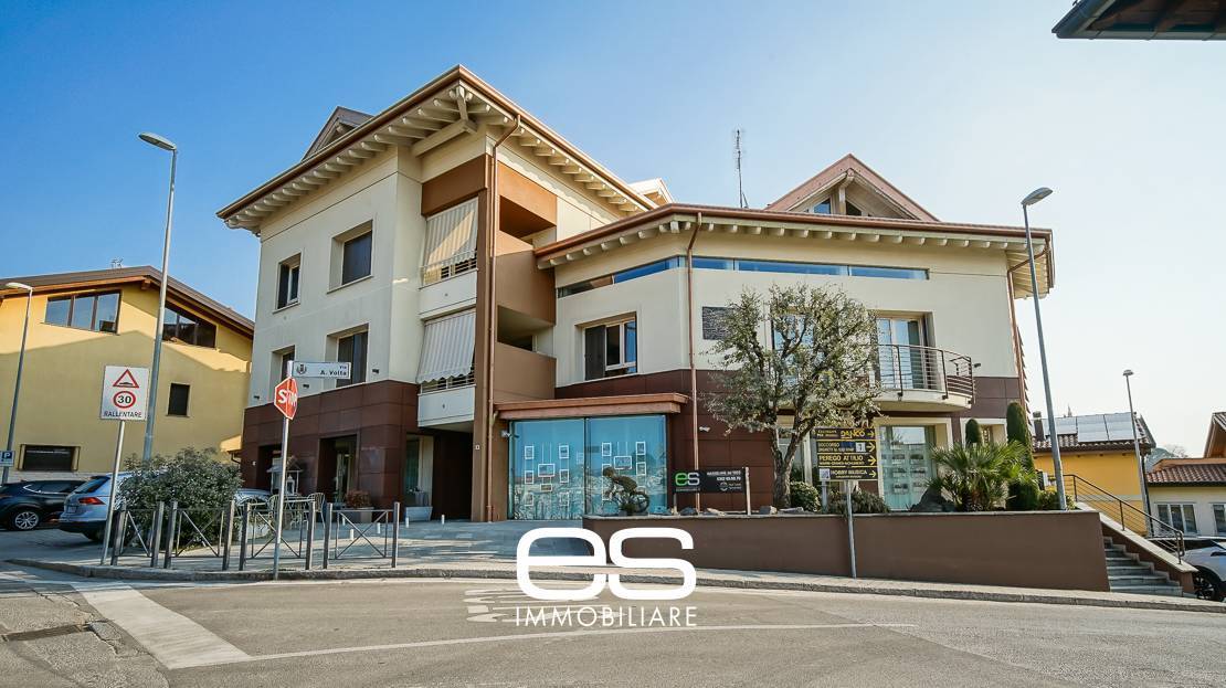 Quadrilocale via Piave 9, Centro, Veduggio con Colzano