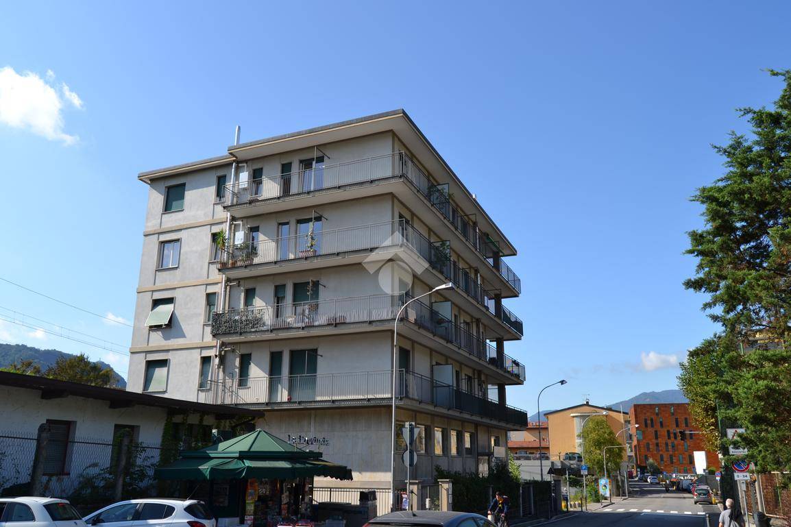 Bilocale via Valleggio 22, San Martino, Como