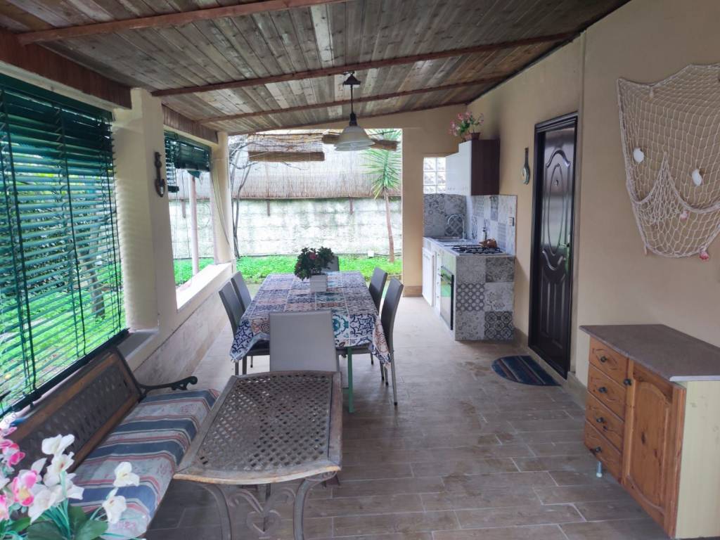 Vendita Villa unifamiliare in via Filippo Valentini Minturno. Ottimo ...