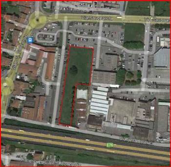 Locale commerciale in Vendita