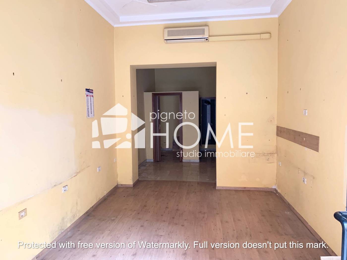 Locale commerciale in Vendita