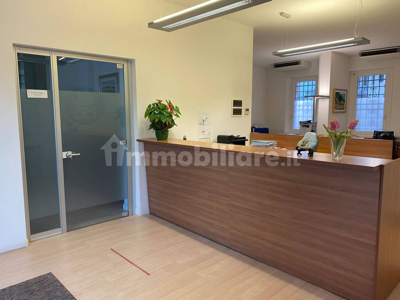 Locale commerciale in Vendita