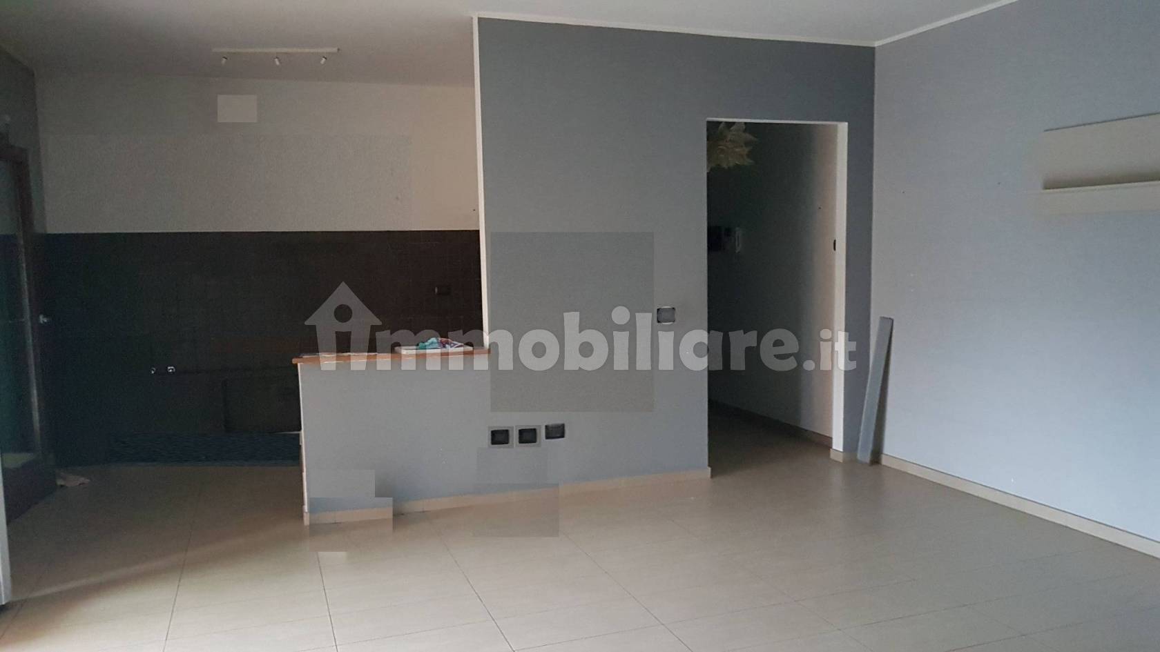 Trilocale buono stato, terzo piano, Centro, Frosinone