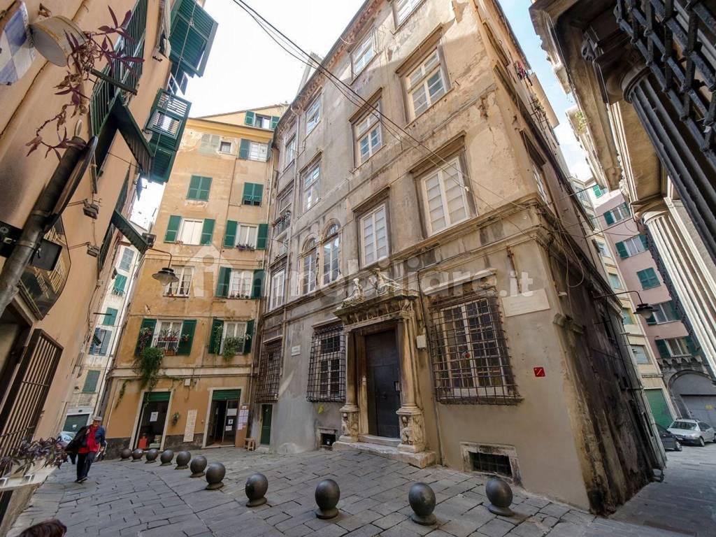 Affitto Appartamento Genova. Trilocale in piazza.... Ottimo stato ...