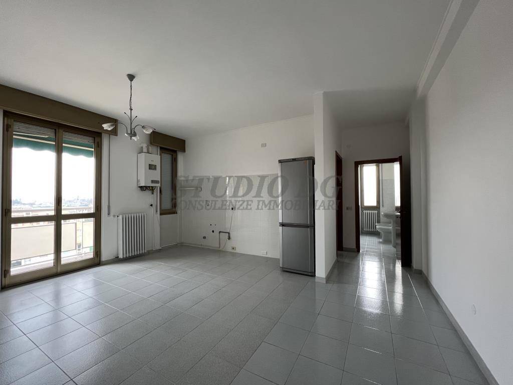 Trilocale via Venezia, Centro, Limbiate