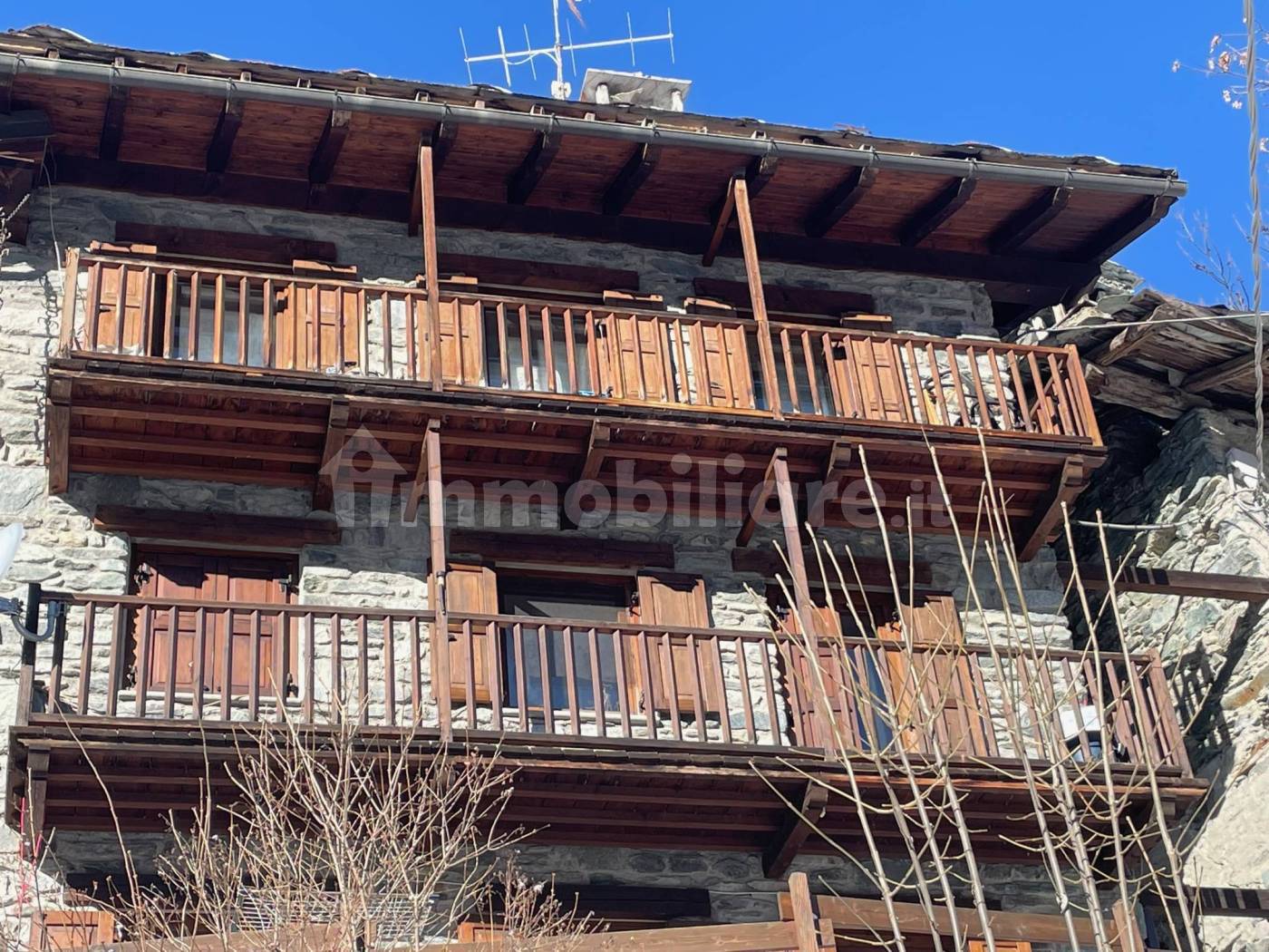 Trilocale frazione Chatelar, Valtournenche