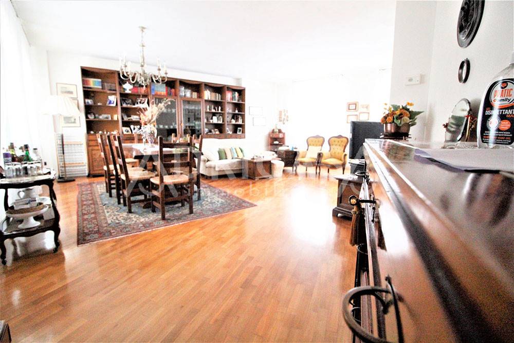 Appartamento corso Gino Vendemini, Centro, Savignano sul Rubicone