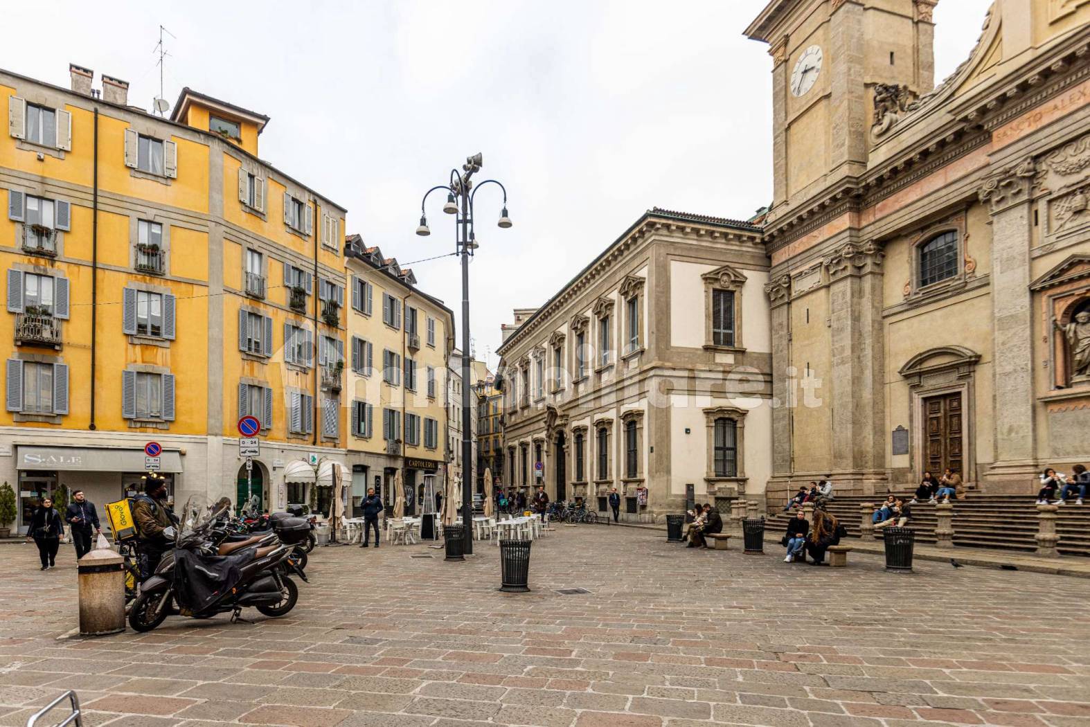 Locale commerciale in Vendita