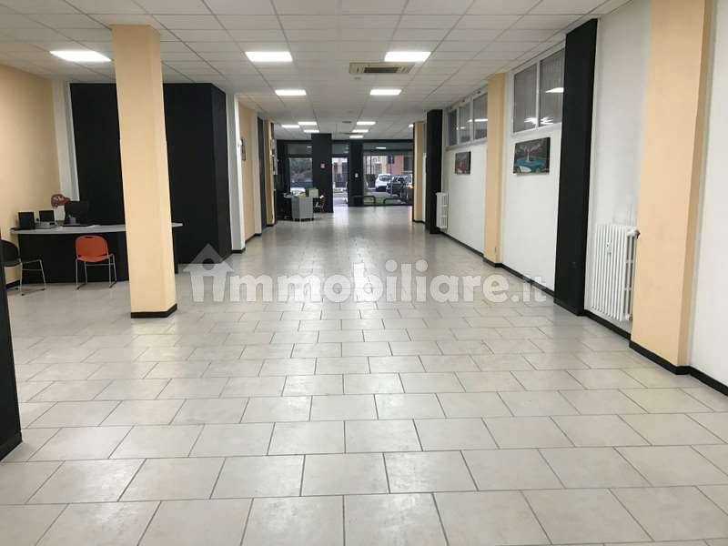 Locale commerciale in Vendita