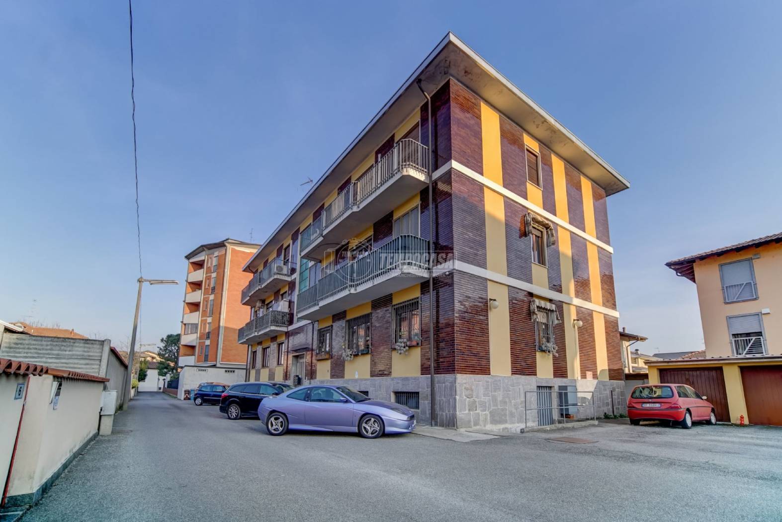 Trilocale vicolo Bruno Buozzi 1, Galliate