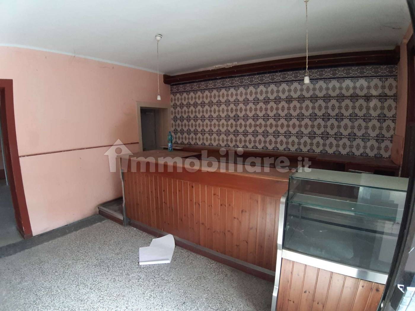 Locale commerciale in Vendita