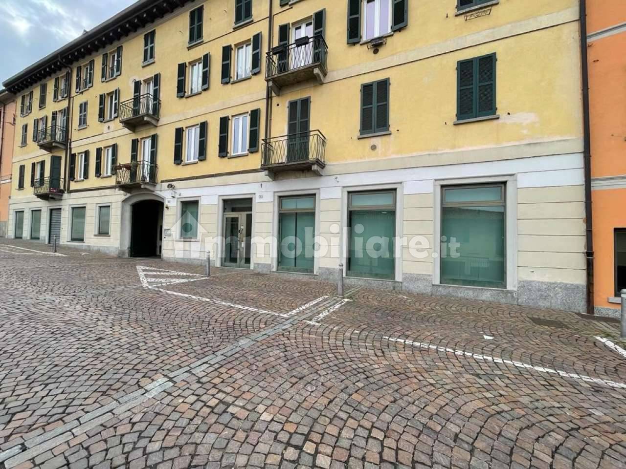 Locale commerciale in Vendita