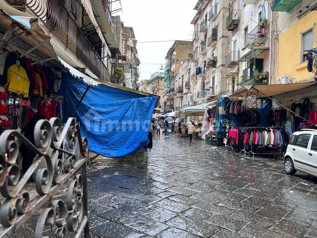 Locale commerciale in Vendita