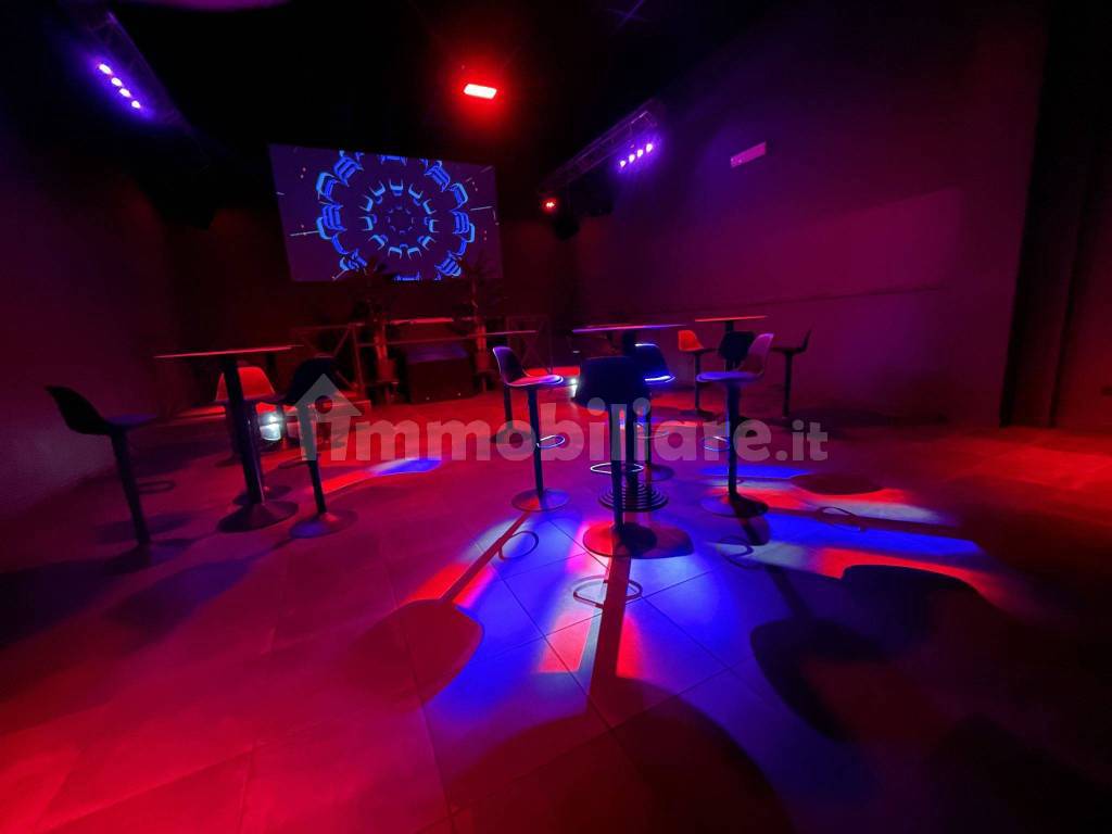 Locale commerciale via Ugo Schilke, Vercelli, rif. 101504711 ...