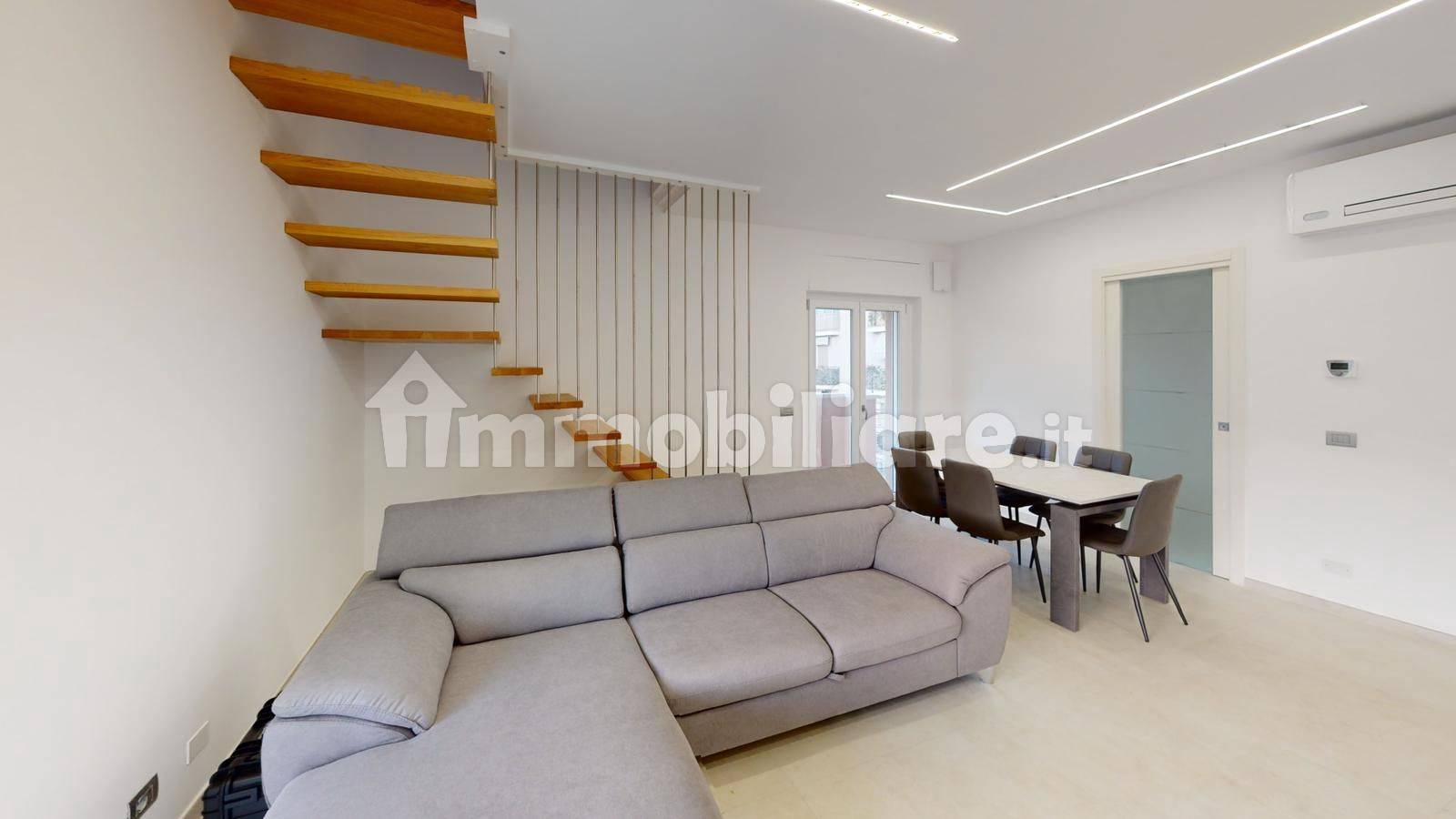 Attico via Ugo Foscolo, Centro, Grottammare