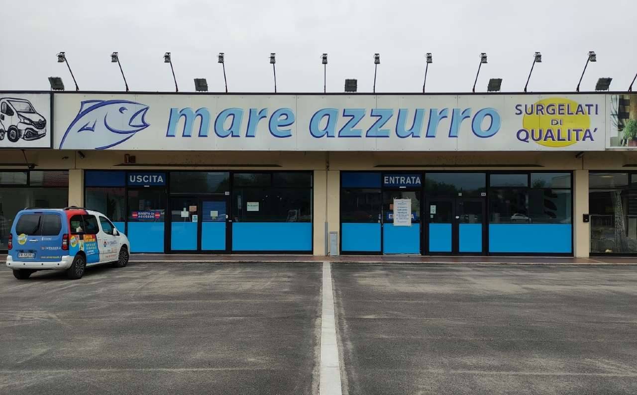 Locale commerciale in Vendita