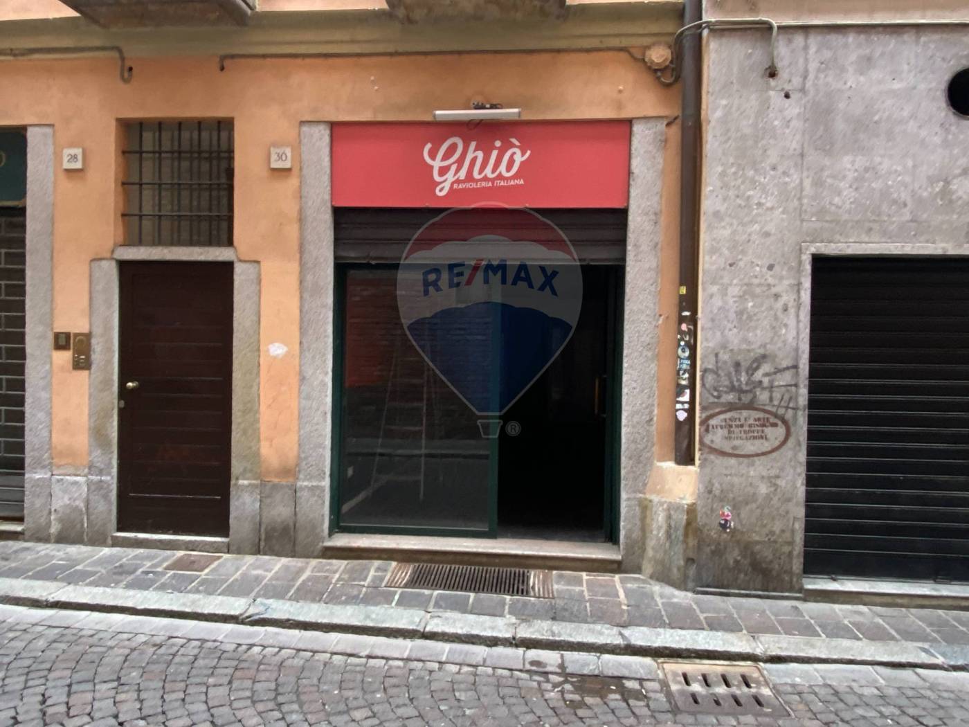 Locale commerciale in Vendita