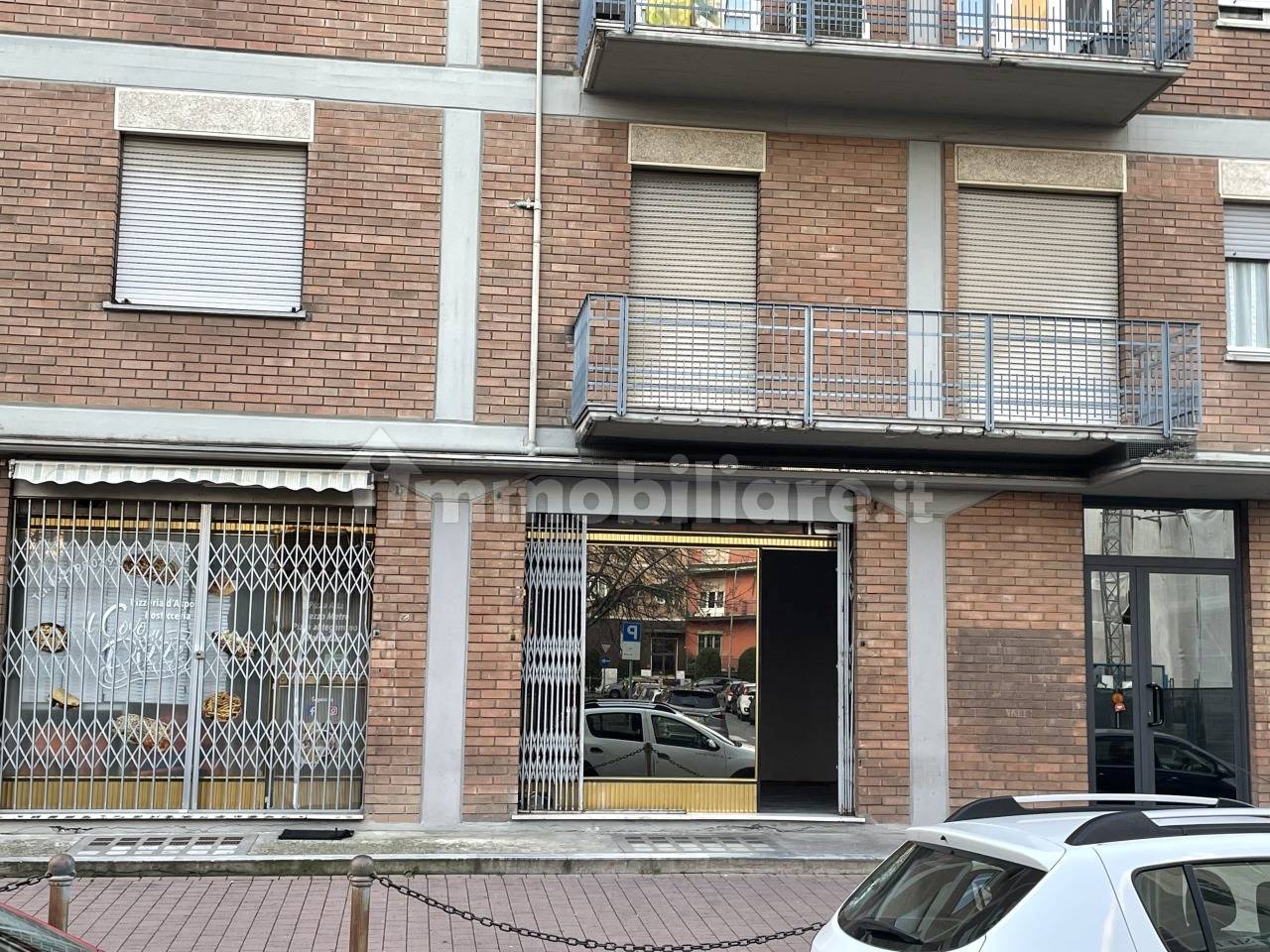 Locale commerciale in Vendita