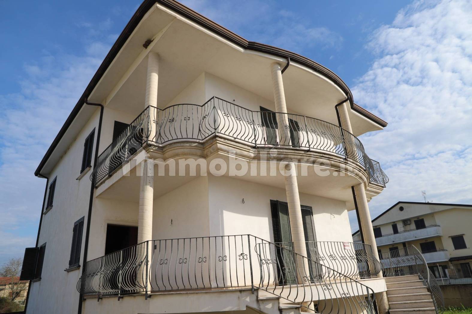 Villa bifamiliare via Stazione, Dugenta