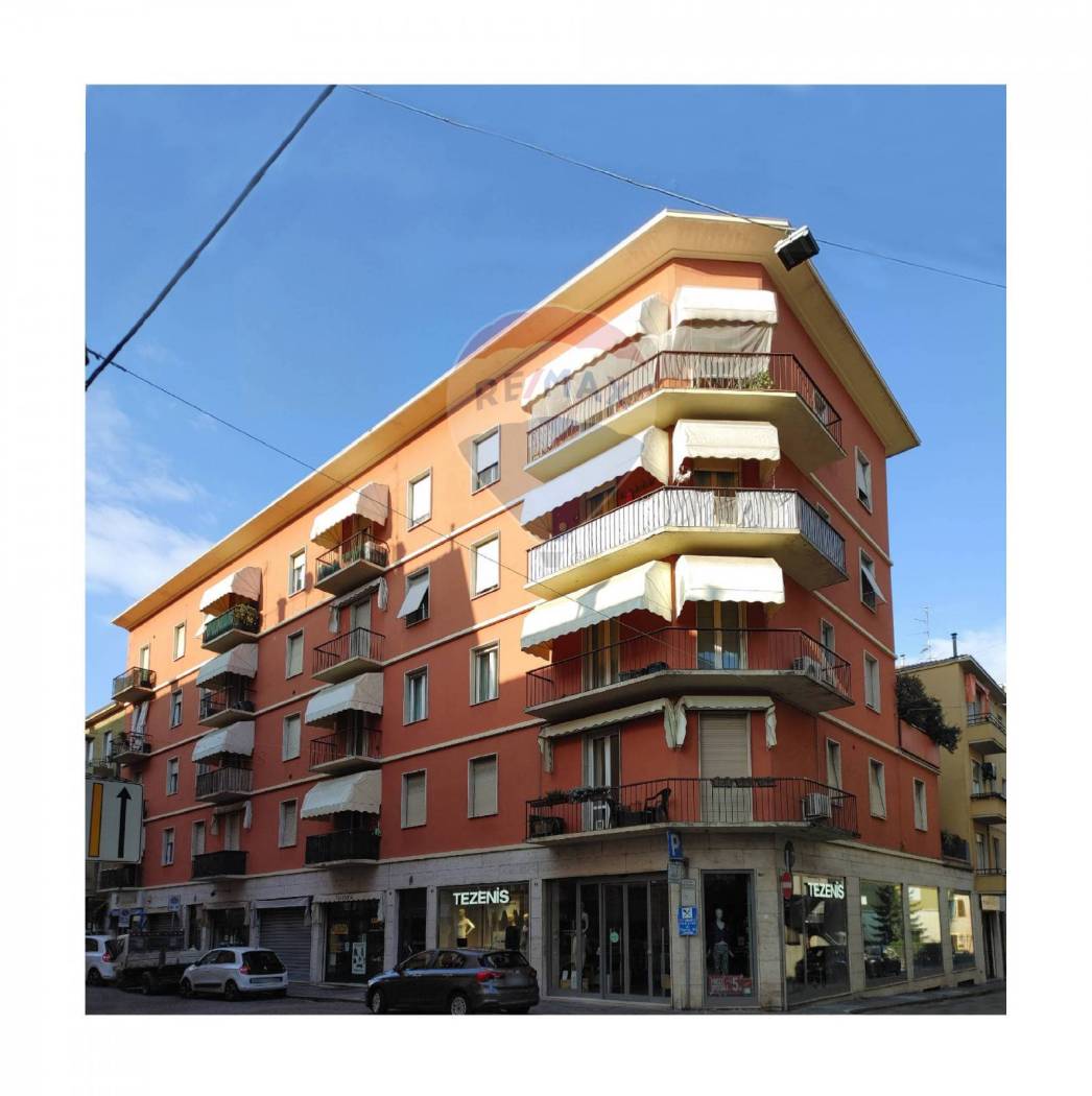 Quadrilocale corso Cavour 86, Centro, Fidenza