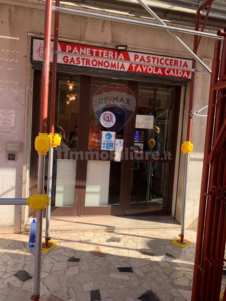 Locale commerciale in Vendita