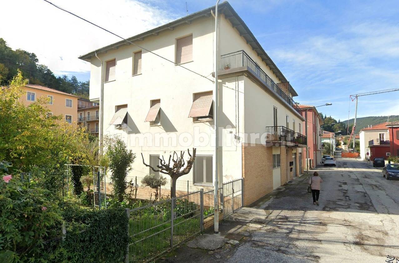 Appartamento buono stato, primo piano, Centro, San Severino Marche