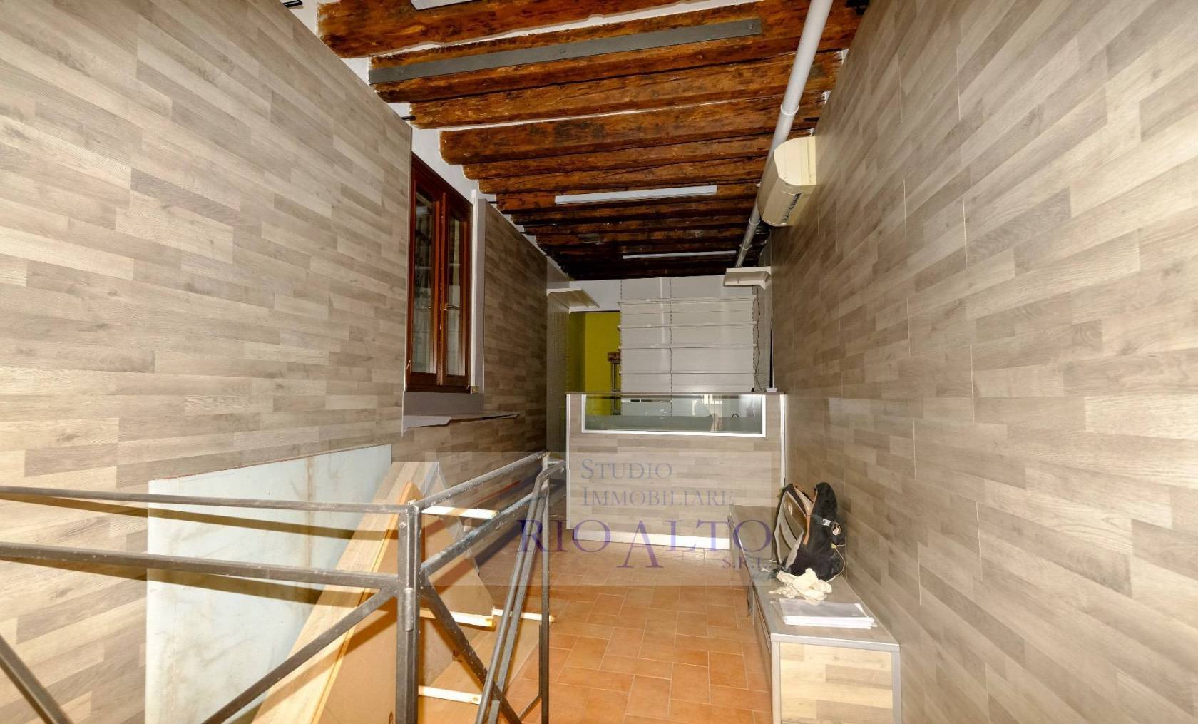 Locale commerciale in Vendita